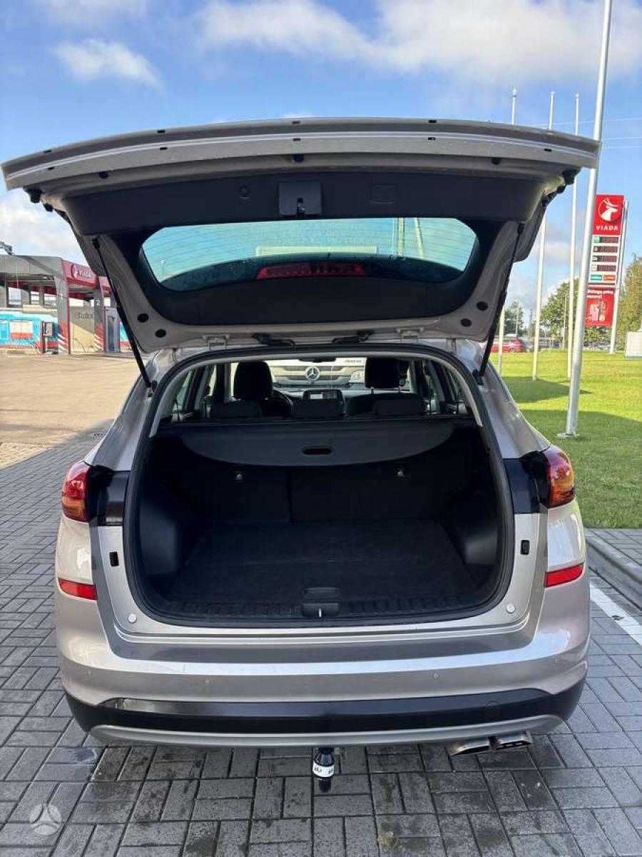 Brown Hyundai Tucson 2020 in Taurage, with an engine capacity of 1.60 L and mileage of 160 thousand km for 12200 €, photo 24 on AUTOMOTO.COM.LV