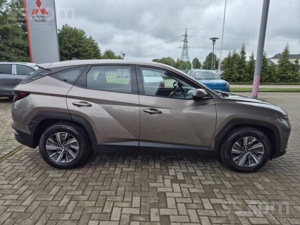 Brown Hyundai Tucson 2021 in Liepaja, with an engine capacity of 1.60 L and mileage of 30 thousand km for 16990 €, photo 7 on AUTOMOTO.COM.LV