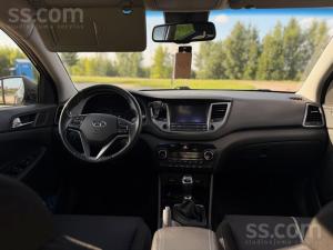Brown Hyundai Tucson 2015 in Daugavpils, with an engine capacity of 1.60 L and mileage of 146 thousand km for 10900 €, photo 5 on AUTOMOTO.COM.LV