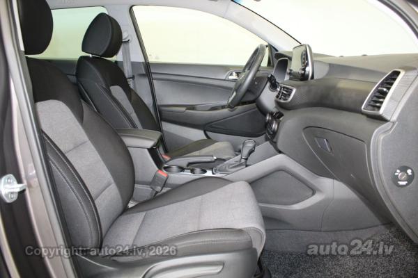 Brown Hyundai Tucson 2019 in Tallinn, with an engine capacity of 1.60 L and mileage of 94 thousand km for 15490 €, photo 6 on AUTOMOTO.COM.LV