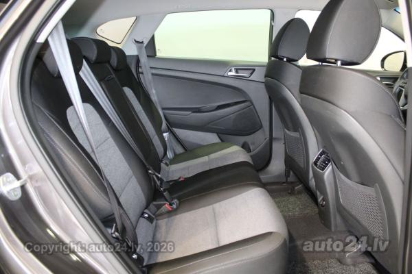 Brown Hyundai Tucson 2019 in Tallinn, with an engine capacity of 1.60 L and mileage of 94 thousand km for 15490 €, photo 7 on AUTOMOTO.COM.LV