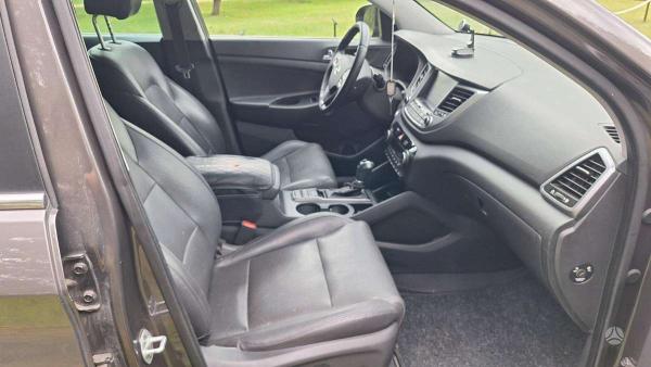 Brown Hyundai Tucson 2016 in Kaunas, with an engine capacity of 2.00 L and mileage of 189 thousand km for 12500 €, photo 10 on AUTOMOTO.COM.LV