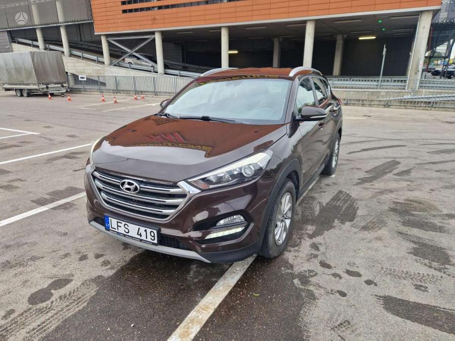 Brūns Hyundai Tucson 2017 Šauļi, ar dzinēja tilpumu 1.69 L un nobraukumu 220 tūkst. km par 10900 €, foto 3 vietnē AUTOMOTO.COM.LV