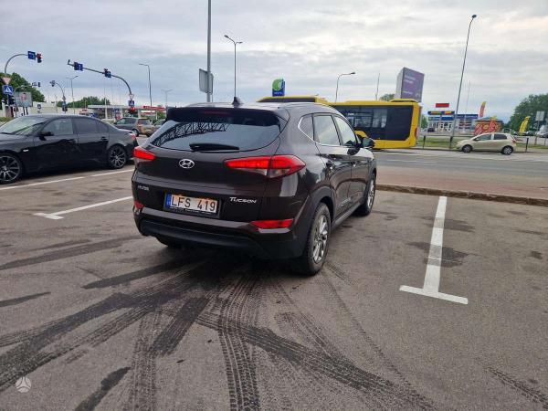 Brūns Hyundai Tucson 2017 Šauļi, ar dzinēja tilpumu 1.69 L un nobraukumu 220 tūkst. km par 10900 €, foto 3 vietnē AUTOMOTO.COM.LV