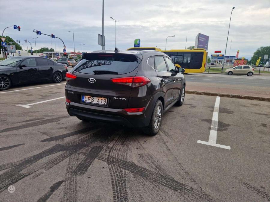 Brūns Hyundai Tucson 2017 Šauļi, ar dzinēja tilpumu 1.69 L un nobraukumu 220 tūkst. km par 10900 €, foto 4 vietnē AUTOMOTO.COM.LV