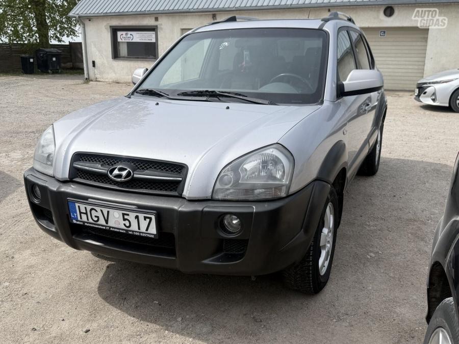 Hyundai Tucson 2005 in Siauliai, with an engine capacity of 2.00 L and mileage of 457 thousand km for 800 €, photo 1 on AUTOMOTO.COM.LV