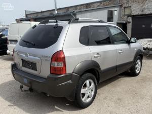 Hyundai Tucson 2005 in Siauliai, with an engine capacity of 2.00 L and mileage of 457 thousand km for 800 €, photo 4 on AUTOMOTO.COM.LV
