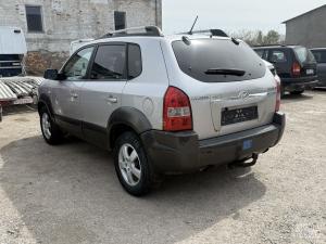 Hyundai Tucson 2005 in Siauliai, with an engine capacity of 2.00 L and mileage of 457 thousand km for 800 €, photo 5 on AUTOMOTO.COM.LV