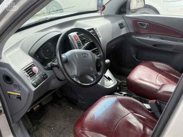 Hyundai Tucson 2005 in Siauliai, with an engine capacity of 2.00 L and mileage of 457 thousand km for 800 €, photo 5 on AUTOMOTO.COM.LV