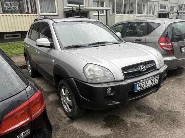 Hyundai Tucson 2005 in Siauliai, with an engine capacity of 2.00 L and mileage of 465 thousand km for 2200 €, photo 2 on AUTOMOTO.COM.LV