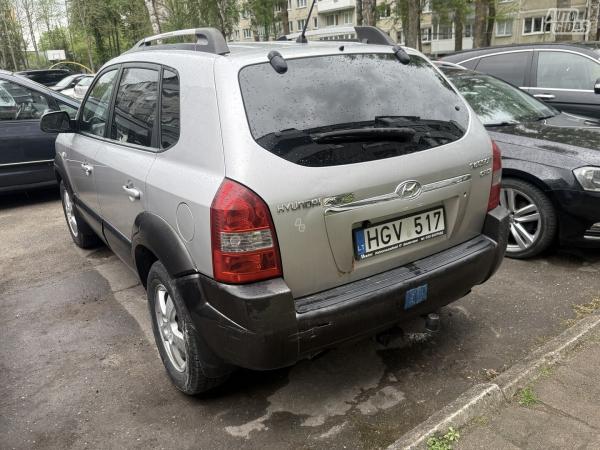 Hyundai Tucson 2005 in Siauliai, with an engine capacity of 2.00 L and mileage of 465 thousand km for 2200 €, photo 4 on AUTOMOTO.COM.LV
