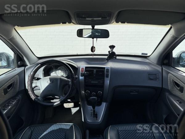Hyundai Tucson 2005 in Riga, with an engine capacity of 2.00 L and mileage of 289 thousand km for 1590 €, photo 8 on AUTOMOTO.COM.LV
