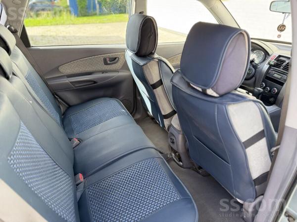 Hyundai Tucson 2005 in Riga, with an engine capacity of 2.00 L and mileage of 289 thousand km for 1590 €, photo 11 on AUTOMOTO.COM.LV