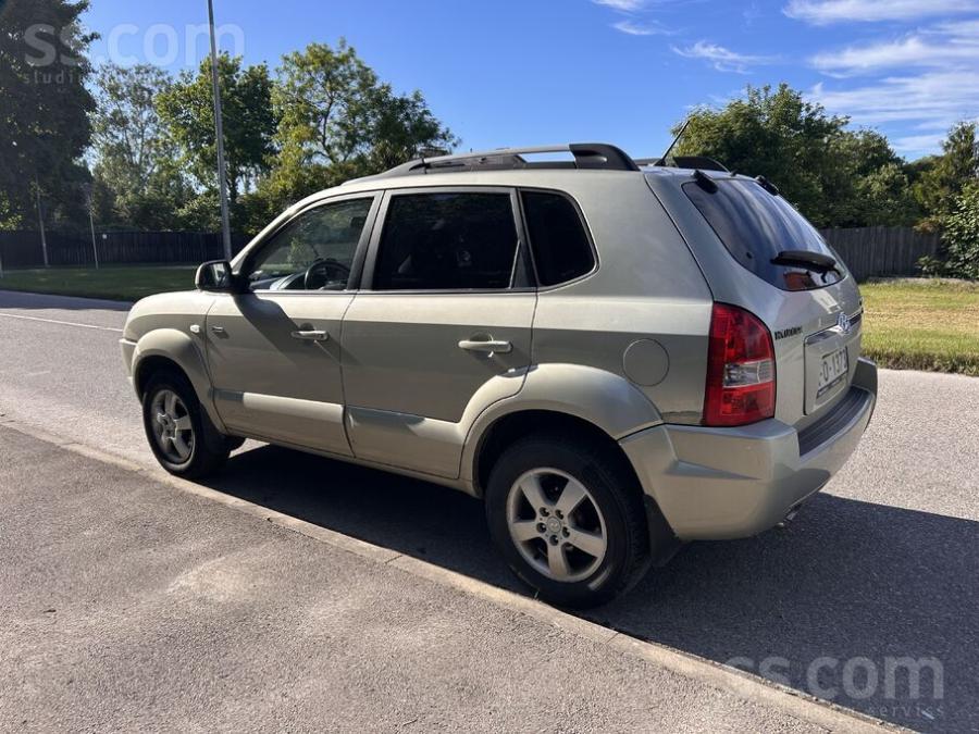 Hyundai Tucson 2005 Liepāja, ar dzinēja tilpumu 2.00 L un nobraukumu 216 tūkst. km par 2500 €, foto 4 vietnē AUTOMOTO.COM.LV