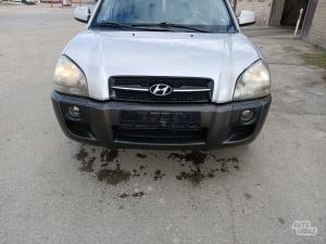 Hyundai Tucson 2005 in Panevezys, with an engine capacity of 2.00 L and mileage of 261 thousand km for 2050 €, photo 3 on AUTOMOTO.COM.LV