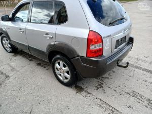 Hyundai Tucson 2005 in Panevezys, with an engine capacity of 2.00 L and mileage of 261 thousand km for 2050 €, photo 6 on AUTOMOTO.COM.LV