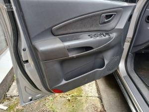 Hyundai Tucson 2005 in Panevezys, with an engine capacity of 2.00 L and mileage of 261 thousand km for 2050 €, photo 7 on AUTOMOTO.COM.LV