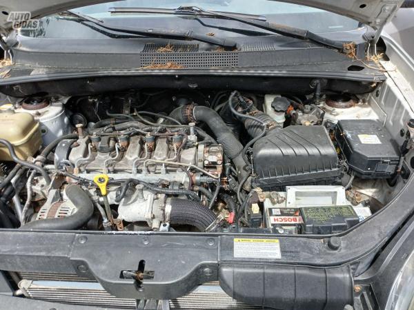 Hyundai Tucson 2005 in Panevezys, with an engine capacity of 2.00 L and mileage of 261 thousand km for 2050 €, photo 10 on AUTOMOTO.COM.LV