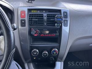 Hyundai Tucson 2005 Liepāja, ar dzinēja tilpumu 2.00 L un nobraukumu 216 tūkst. km par 2400 €, foto 14 vietnē AUTOMOTO.COM.LV