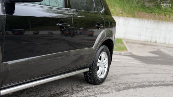 Hyundai Tucson 2006 in Vilnius, with an engine capacity of 2.00 L and mileage of 320 thousand km for 2200 €, photo 3 on AUTOMOTO.COM.LV