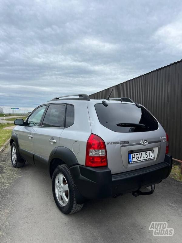 Hyundai Tucson 2006 in Marijampole, with an engine capacity of 2.00 L and mileage of 260 thousand km for 2450 €, photo 4 on AUTOMOTO.COM.LV