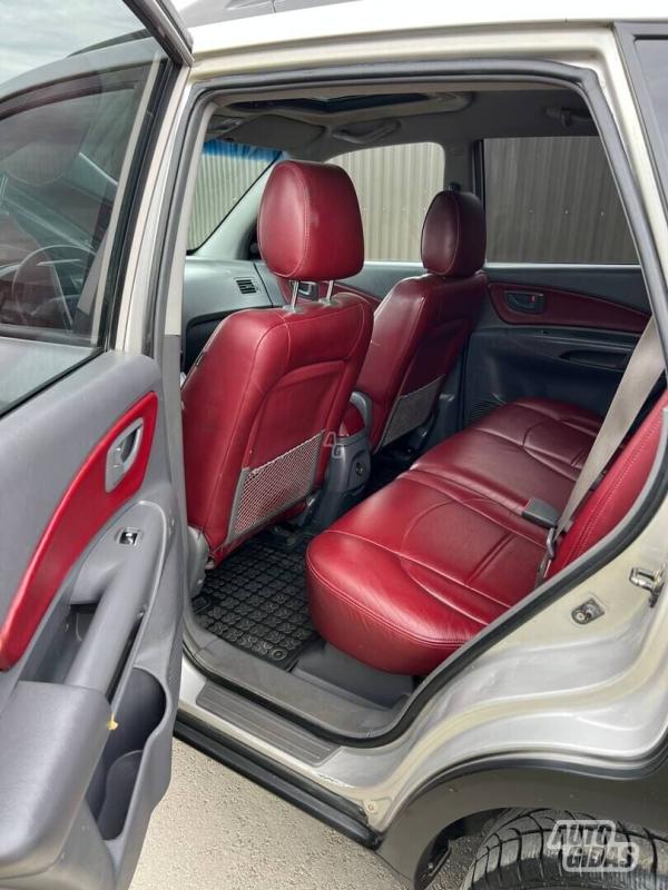 Hyundai Tucson 2006 in Marijampole, with an engine capacity of 2.00 L and mileage of 260 thousand km for 2450 €, photo 8 on AUTOMOTO.COM.LV