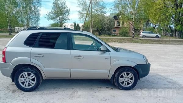 Hyundai Tucson 2006 Rīga, ar dzinēja tilpumu 2.00 L un nobraukumu 0 tūkst. km par 1800 €, foto 4 vietnē AUTOMOTO.COM.LV