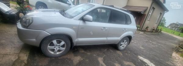 Hyundai Tucson 2006 in Kelme, with an engine capacity of 2.00 L and mileage of 364 thousand km for 2500 €, photo 2 on AUTOMOTO.COM.LV