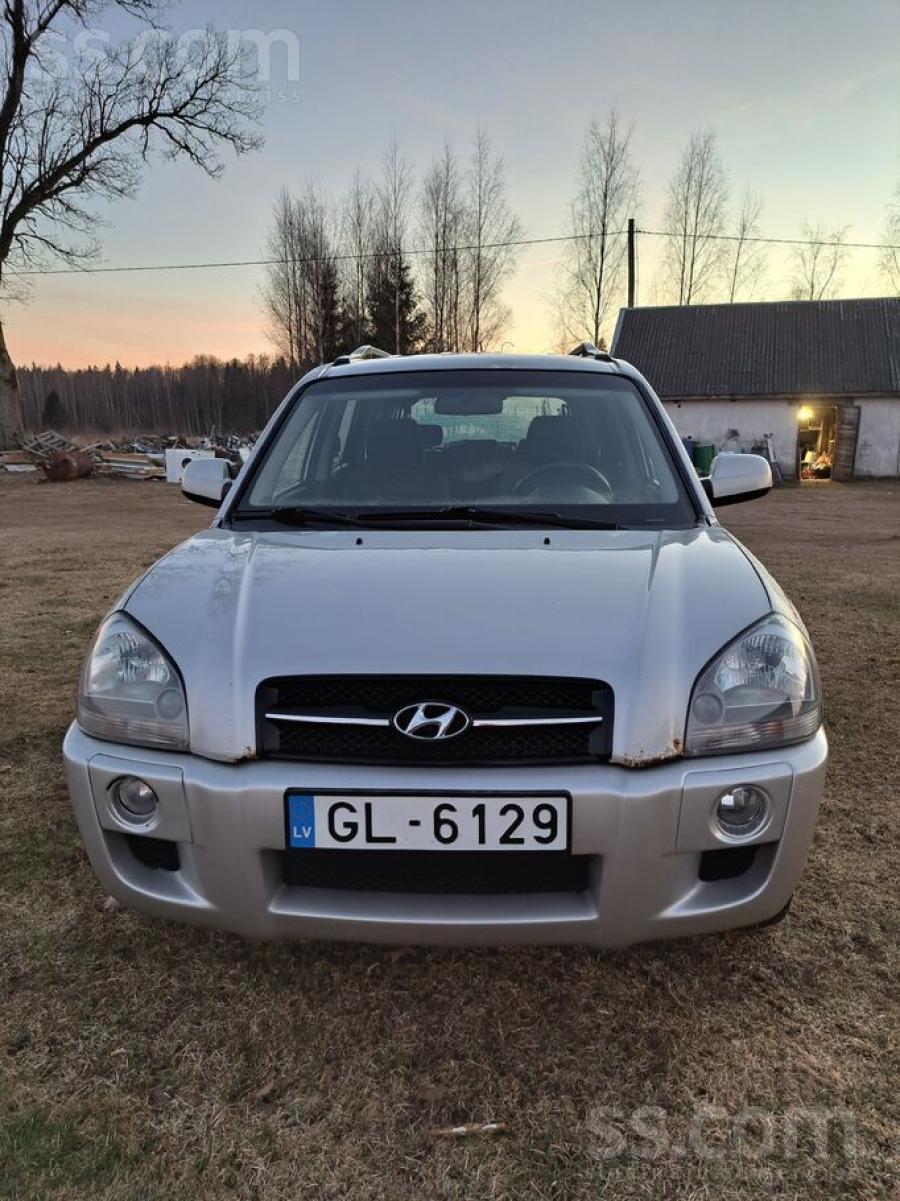 Hyundai Tucson 2007 in Riga, with an engine capacity of 2.00 L and mileage of 240 thousand km for 1800 €, photo 1 on AUTOMOTO.COM.LV
