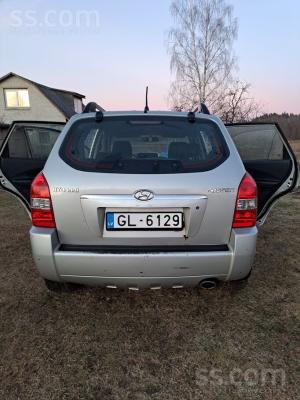 Hyundai Tucson 2007 in Riga, with an engine capacity of 2.00 L and mileage of 240 thousand km for 1800 €, photo 3 on AUTOMOTO.COM.LV