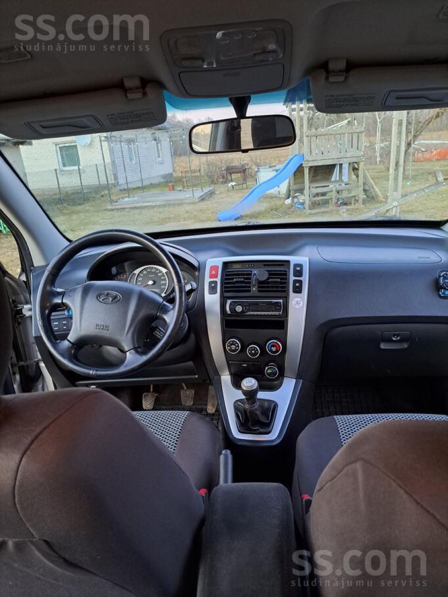 Hyundai Tucson 2007 in Riga, with an engine capacity of 2.00 L and mileage of 240 thousand km for 1800 €, photo 4 on AUTOMOTO.COM.LV