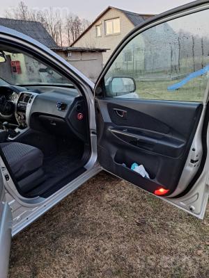 Hyundai Tucson 2007 in Riga, with an engine capacity of 2.00 L and mileage of 240 thousand km for 1800 €, photo 6 on AUTOMOTO.COM.LV