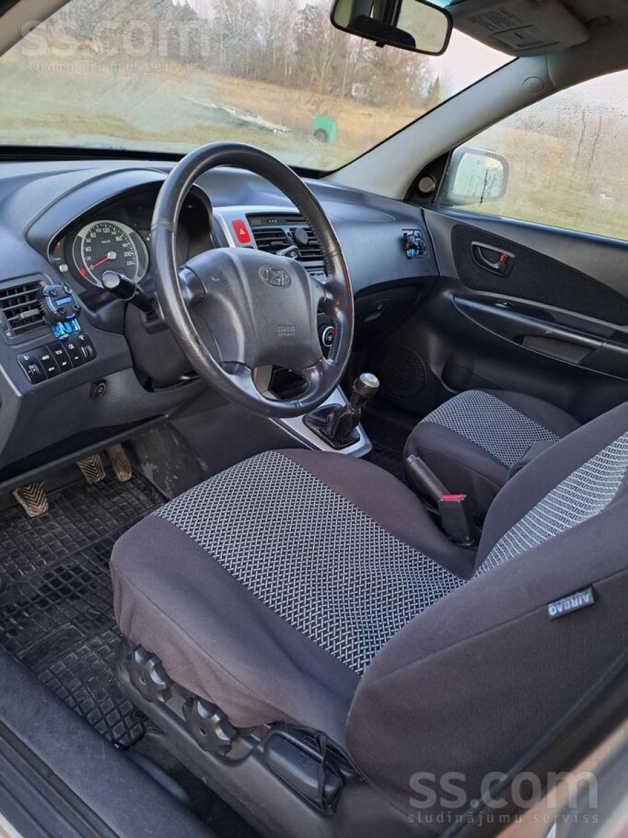Hyundai Tucson 2007 in Riga, with an engine capacity of 2.00 L and mileage of 240 thousand km for 1800 €, photo 10 on AUTOMOTO.COM.LV