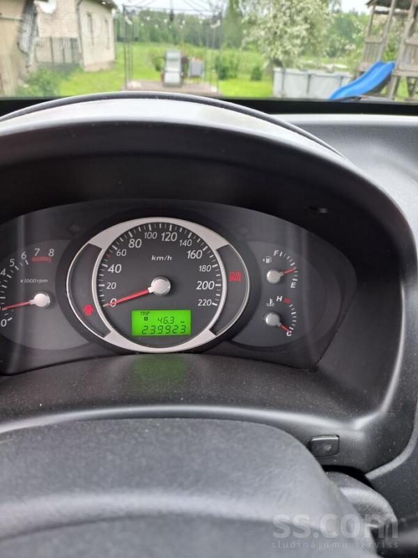 Hyundai Tucson 2007 Rīga, ar dzinēja tilpumu 2.00 L un nobraukumu 240 tūkst. km par 1800 €, foto 10 vietnē AUTOMOTO.COM.LV