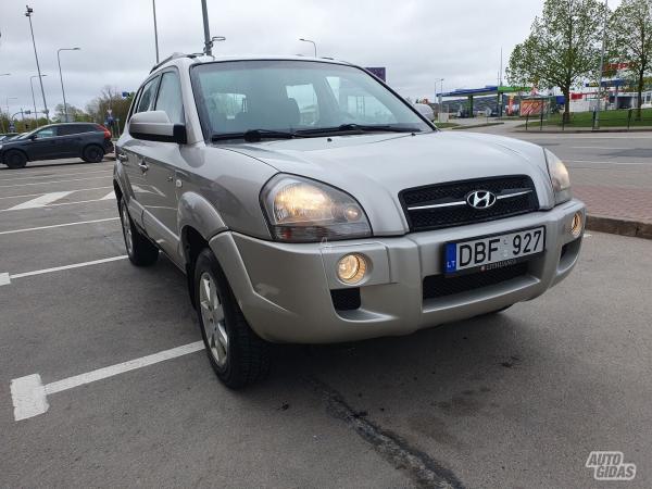 Hyundai Tucson 2007 in Siauliai, with an engine capacity of 2.70 L and mileage of 226 thousand km for 3250 €, photo 6 on AUTOMOTO.COM.LV