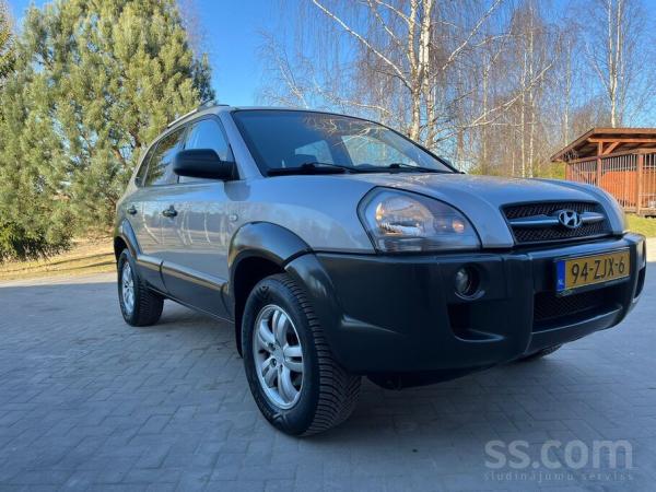 Hyundai Tucson 2007 in Cesis, with an engine capacity of 2.00 L and mileage of 223 thousand km for 3450 €, photo 2 on AUTOMOTO.COM.LV