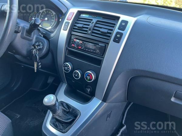 Hyundai Tucson 2007 in Cesis, with an engine capacity of 2.00 L and mileage of 223 thousand km for 3450 €, photo 9 on AUTOMOTO.COM.LV