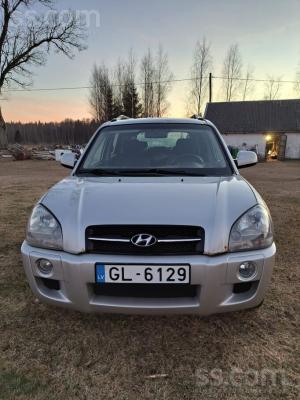 Hyundai Tucson 2007 in Riga, with an engine capacity of 2.00 L and mileage of 239 thousand km for 2600 €, photo  on AUTOMOTO.COM.LV