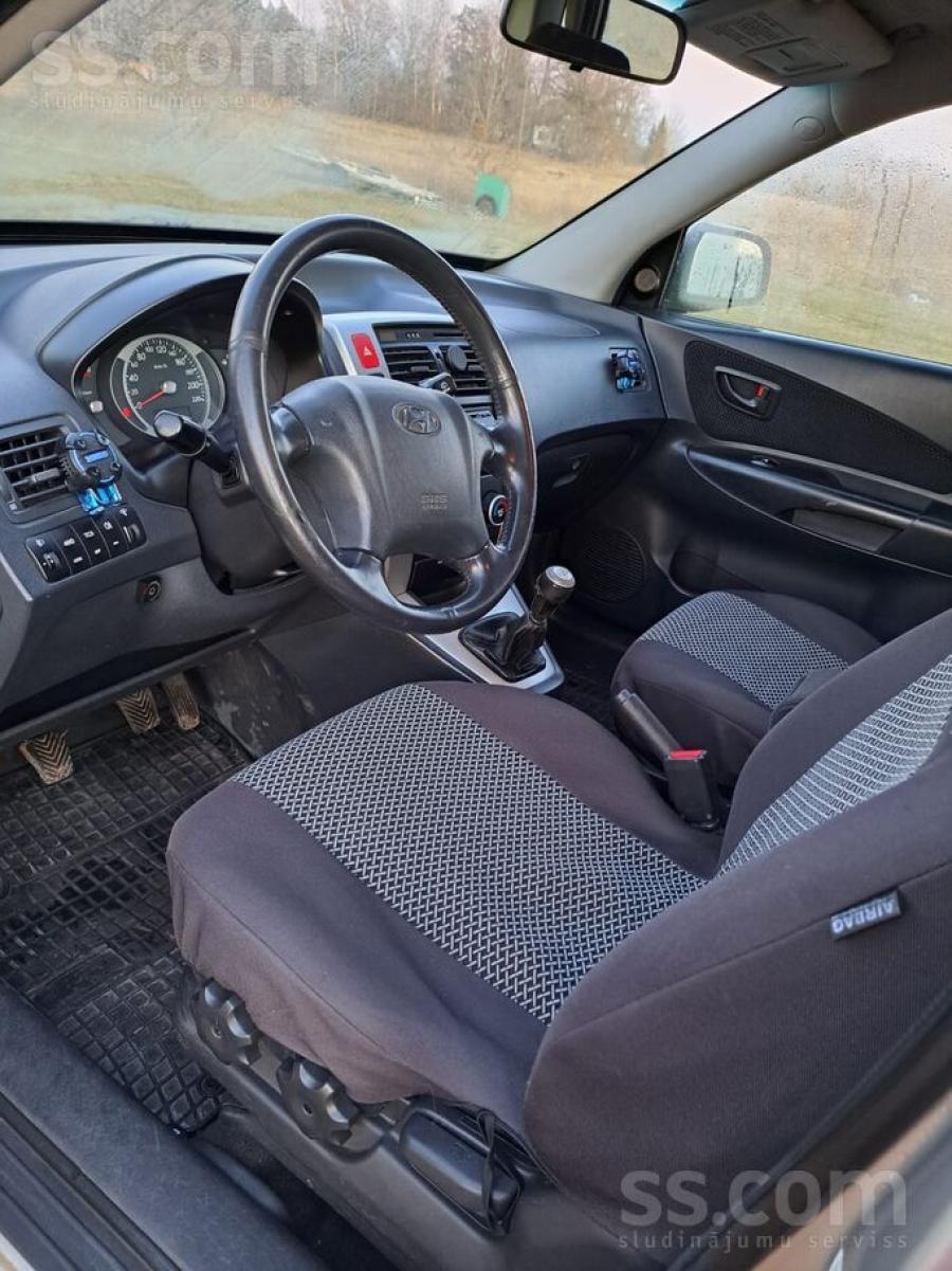 Hyundai Tucson 2007 Rīga, ar dzinēja tilpumu 2.00 L un nobraukumu 239 tūkst. km par 2600 €, foto 5 vietnē AUTOMOTO.COM.LV