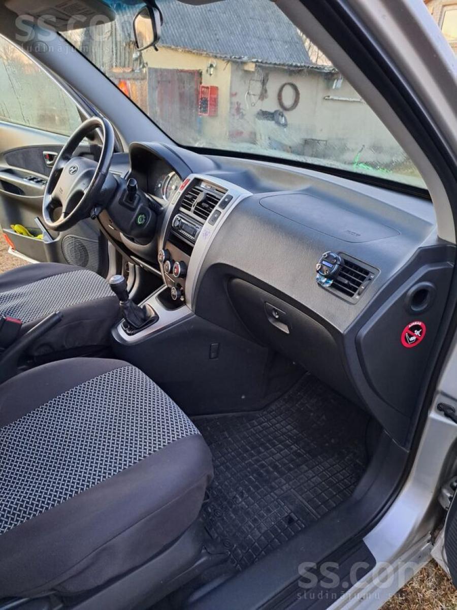 Hyundai Tucson 2007 Rīga, ar dzinēja tilpumu 2.00 L un nobraukumu 239 tūkst. km par 2600 €, foto 6 vietnē AUTOMOTO.COM.LV