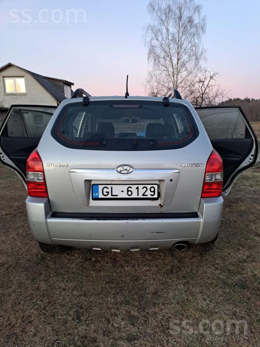 Hyundai Tucson 2007 Rīga, ar dzinēja tilpumu 2.00 L un nobraukumu 239 tūkst. km par 2600 €, foto 8 vietnē AUTOMOTO.COM.LV