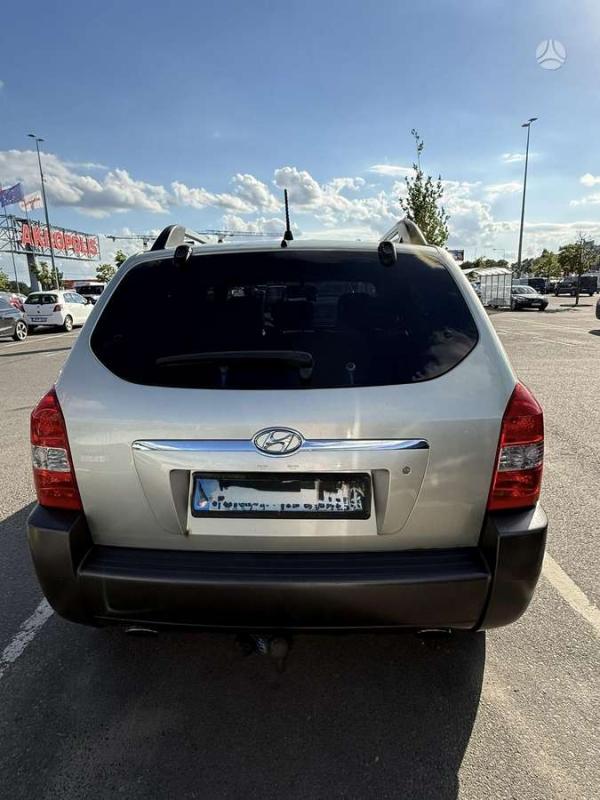 Hyundai Tucson 2007 in Vilnius, with an engine capacity of 1.99 L and mileage of 163 thousand km for 2500 €, photo 5 on AUTOMOTO.COM.LV