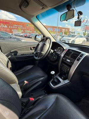 Hyundai Tucson 2007 in Vilnius, with an engine capacity of 1.99 L and mileage of 163 thousand km for 2500 €, photo 7 on AUTOMOTO.COM.LV