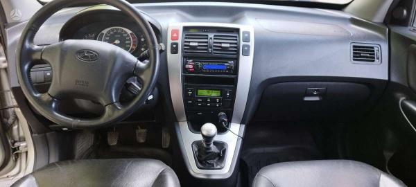 Hyundai Tucson 2007 in Vilnius, with an engine capacity of 1.99 L and mileage of 163 thousand km for 2500 €, photo 8 on AUTOMOTO.COM.LV