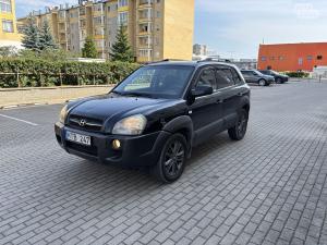 Hyundai Tucson 2007 in Vilnius, with an engine capacity of 2.00 L and mileage of 300 thousand km for 1800 €, photo  on AUTOMOTO.COM.LV