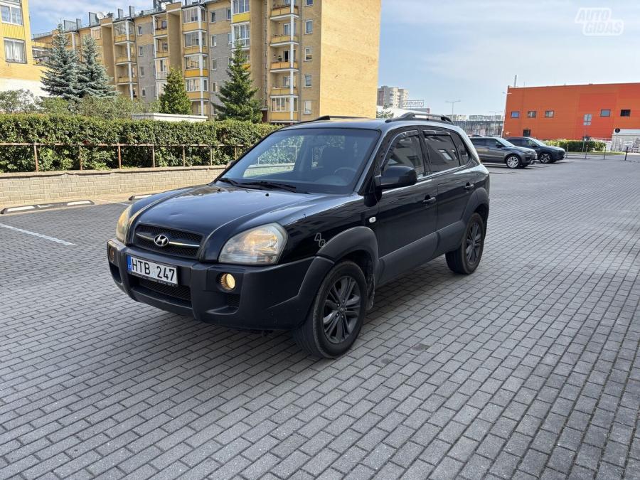 Hyundai Tucson 2007 in Vilnius, with an engine capacity of 2.00 L and mileage of 300 thousand km for 1800 €, photo 1 on AUTOMOTO.COM.LV