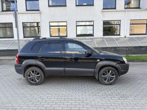 Hyundai Tucson 2007 in Vilnius, with an engine capacity of 2.00 L and mileage of 300 thousand km for 1800 €, photo 5 on AUTOMOTO.COM.LV