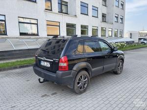 Hyundai Tucson 2007 in Vilnius, with an engine capacity of 2.00 L and mileage of 300 thousand km for 1800 €, photo 6 on AUTOMOTO.COM.LV