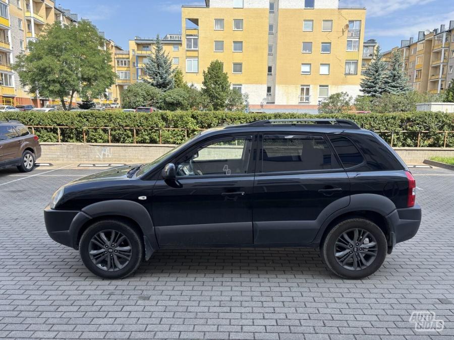 Hyundai Tucson 2007 in Vilnius, with an engine capacity of 2.00 L and mileage of 300 thousand km for 1800 €, photo 9 on AUTOMOTO.COM.LV