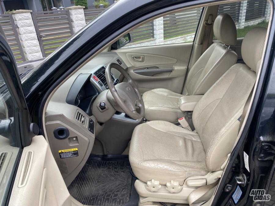 Hyundai Tucson 2007 in Prienai, with an engine capacity of 2.00 L and mileage of 264 thousand km for 1999 €, photo 8 on AUTOMOTO.COM.LV